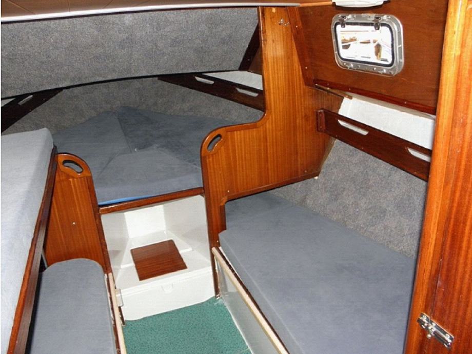 UGODNO PRODAJEM BROD ADRIA 790
