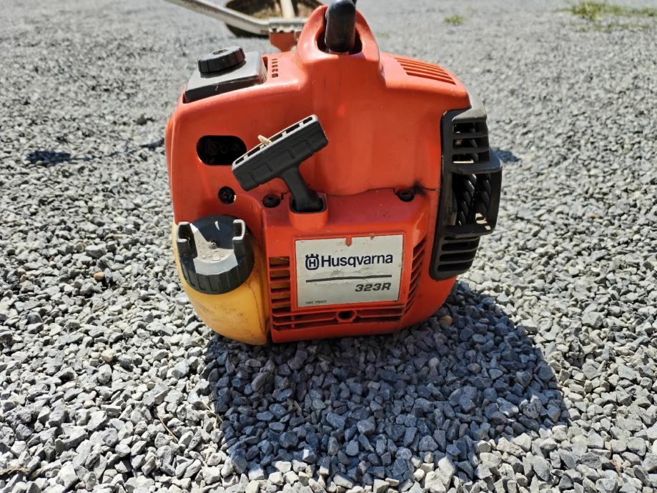 trimer Husqvarna 323R