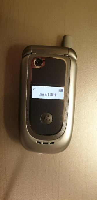 Motorola V235 PREKLOPNI SVE MREŽE ⭐️RAČUN 12GOD⭐️
