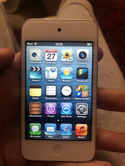 iPod touch 4