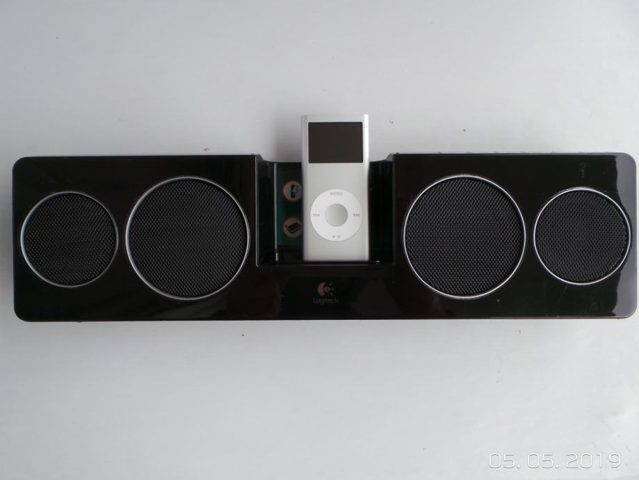 iPod zvučnik Logitech Pure-Fi Anywhere, u kompletu sa iPod nano 2GB.