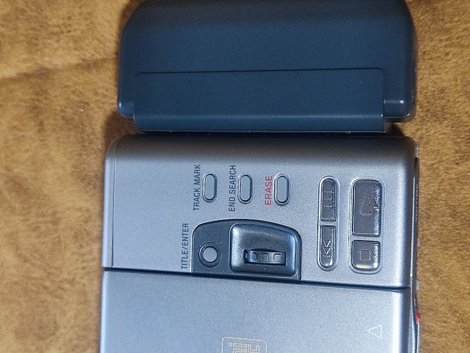 SONY MZ R30 mini disc portable recorder