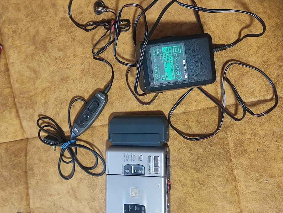 SONY MZ R30 mini disc portable recorder