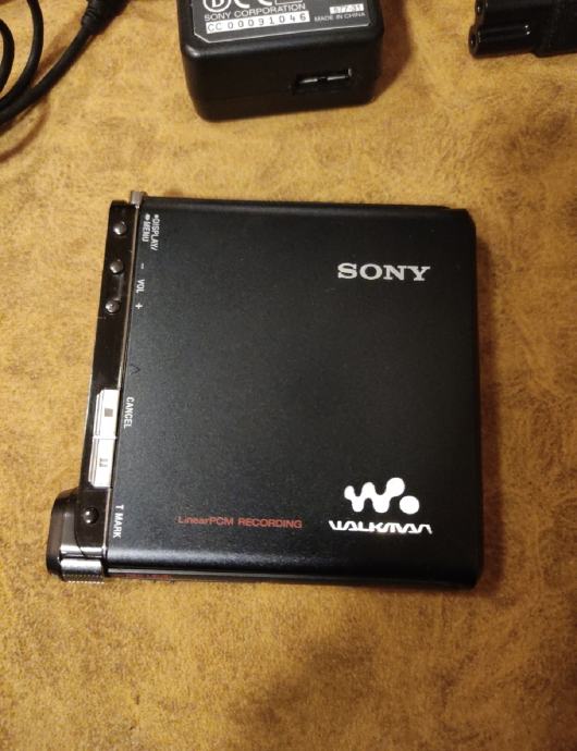 SONY MZ RH1 mini disc walkman snimač