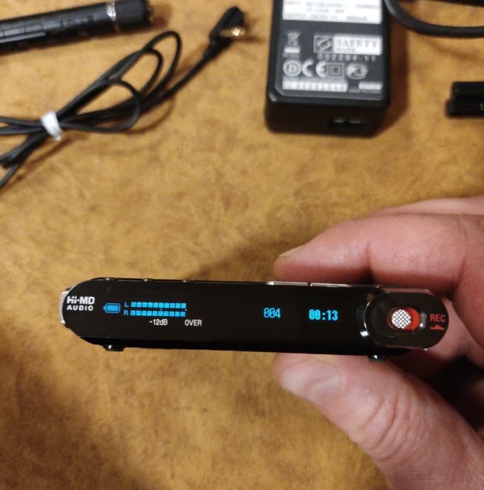 SONY MZ RH1 mini disc walkman snimač