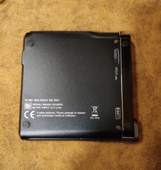 SONY MZ RH1 mini disc walkman snimač