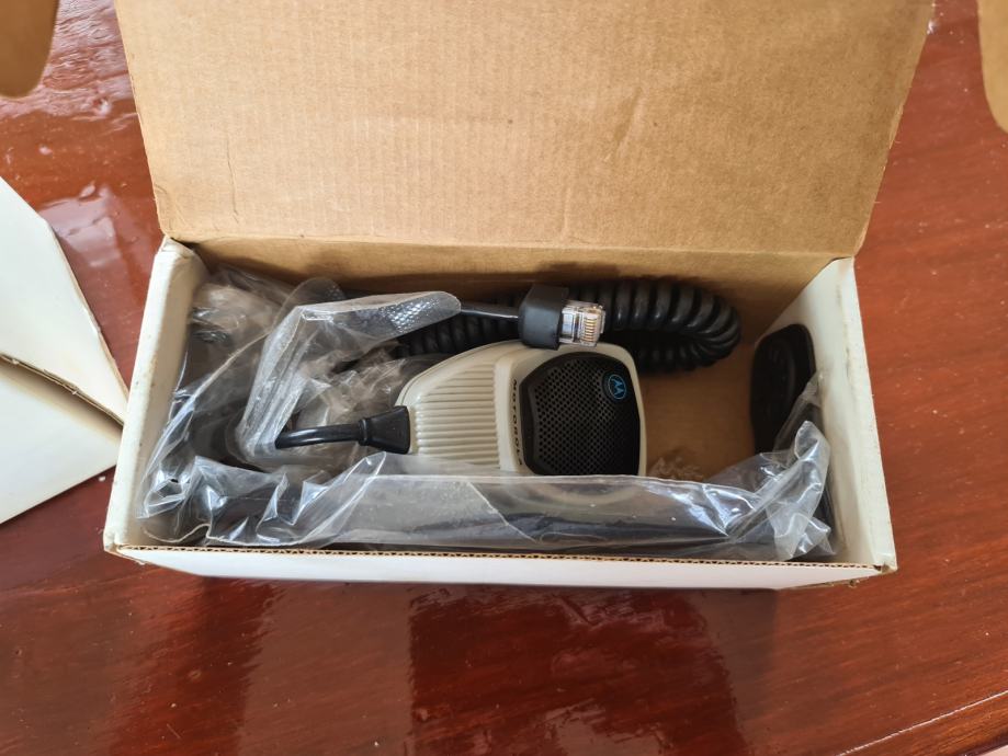 Radio MOTOROLA Radius P210 UHF i VHF, Taxi,Vatrogasci; Lovci, Airsoft