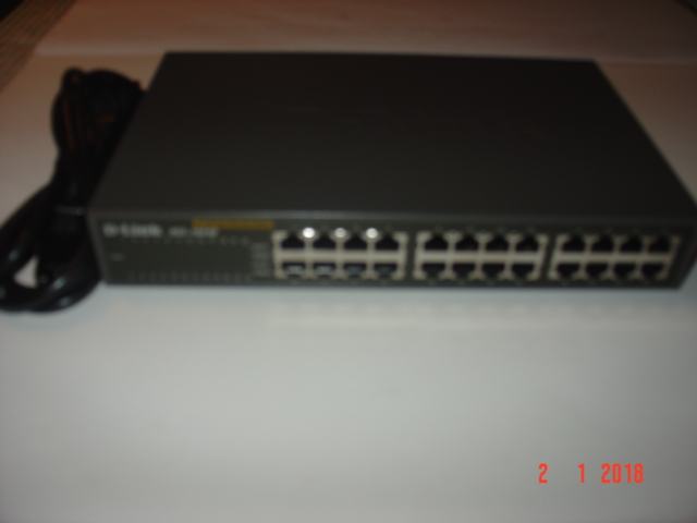 LAN 24 i 8 - PORT ETERNET FAST DESKTOP SWITCH / MREŽNI PREKLOPNIK