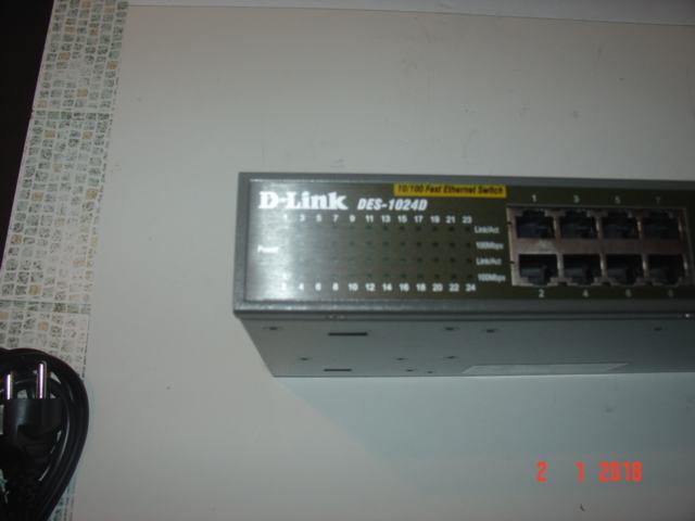 LAN 24 i 8 - PORT ETERNET FAST DESKTOP SWITCH / MREŽNI PREKLOPNIK