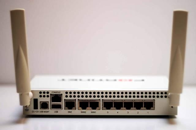 FORTINET FORTIGATE / FORTIWIFI 60C (samo hardware) REZERVIRANO
