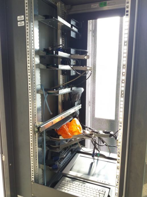 Fujitsu Siemens serverski (rack) ormar 46U