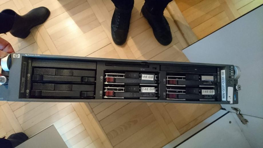 HP ProLiant DL380 G3 server