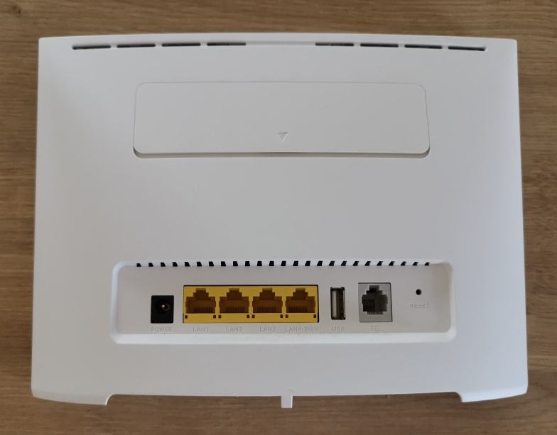 Huawei b525 cat6 bežični router