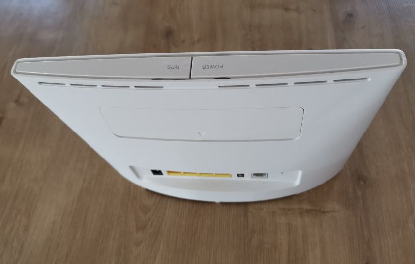 Huawei b525 cat6 bežični router