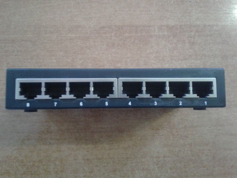 Intelinet mini 8-port N-way 10/100 Mbps Fast ethernet switch