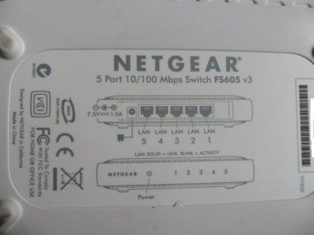Netgear 5 portni switch FS605 10/100 Mbps, novo, original zapakirano