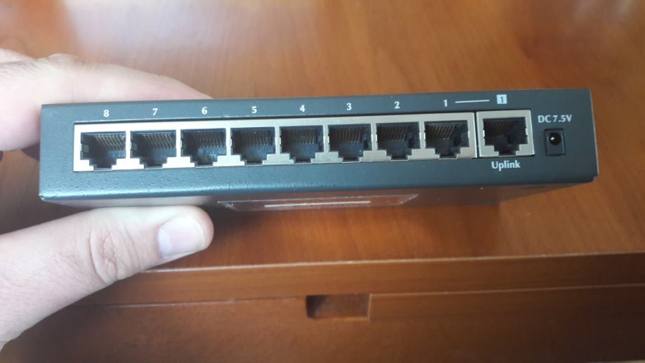 Planet switch FSD-803 8-Port 10/100Mbps Fast Ethernet Switch