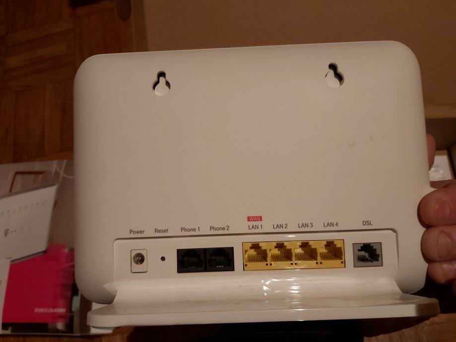 Ruter SERCOM za internet 100kn