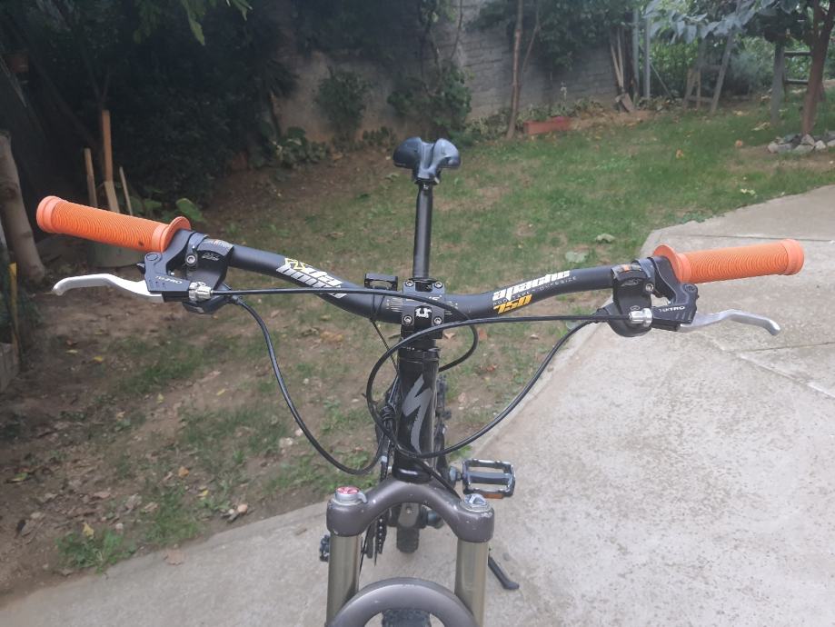 Bicikl Specialized, full suspension, Fox amortizeri