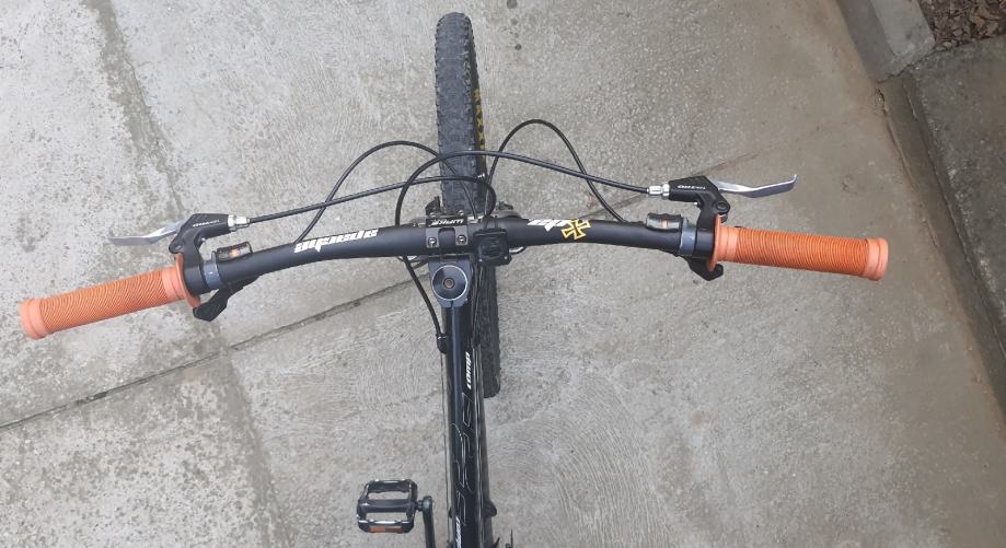 Bicikl Specialized, full suspension, Fox amortizeri