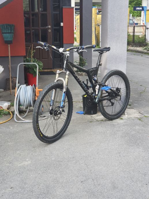 Bicikl Specialized, full suspension, Fox amortizeri