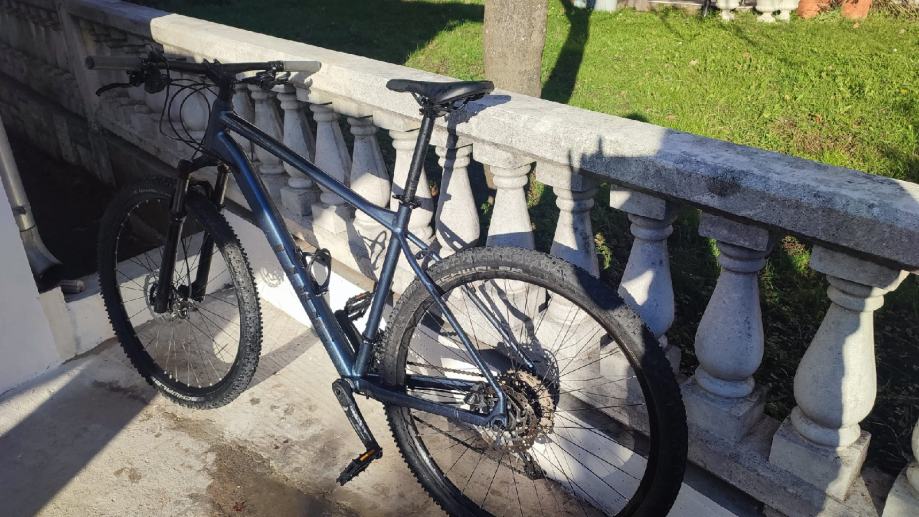 Cube Attention Xl 2022