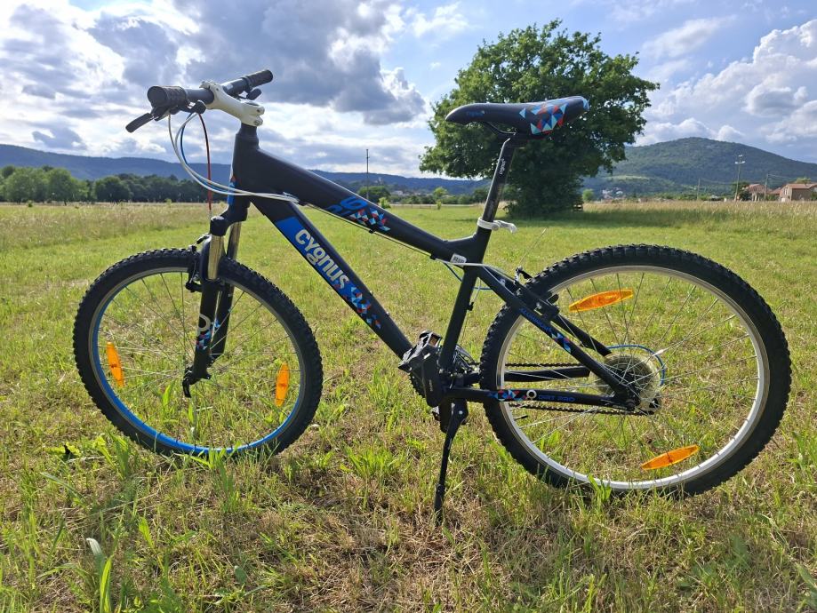 Cygnus dirt pro bicikl