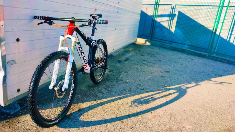 FOCUS First Super Light full carbon