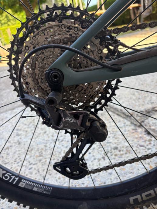 Full suspension bicikl Carbon
