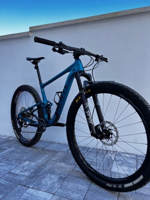 Giant Anthem 29 Carbon