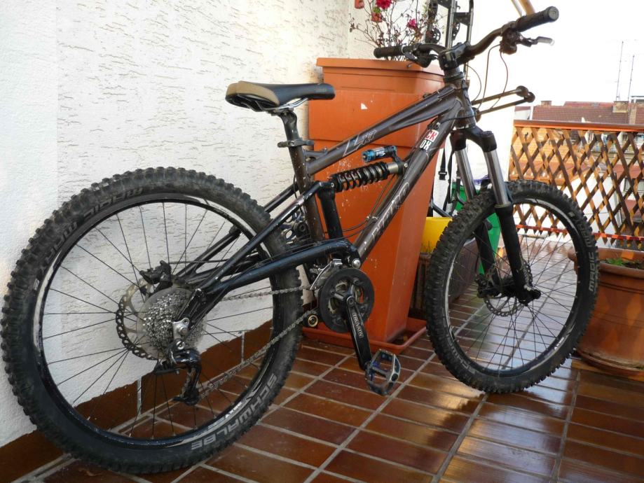 DH bicikl-Haro Extreme X7 full suspension