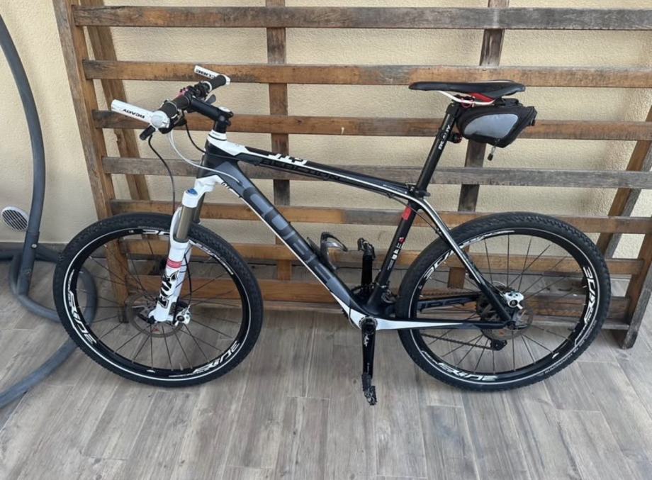 MTB cube full karbon