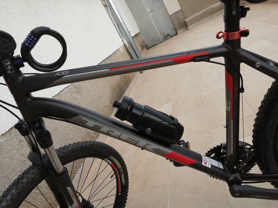 Prodajem Trek 4300 DISC