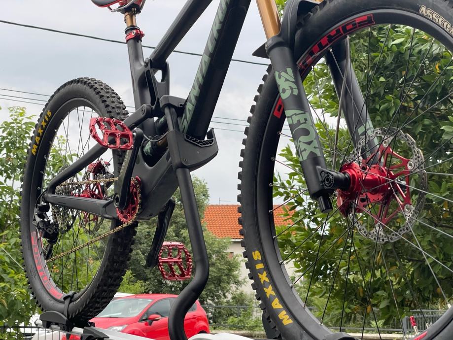 SANTA CRUZ NOMAD CC , L 2019/20 CUSTOM: HOPE, FOX Kashima , Carbon