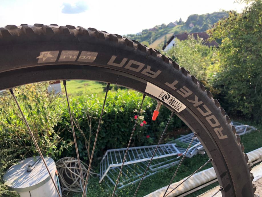 Scott Spark 710, 27.5”::2016 godina::XC::Full suspension::carbon::M