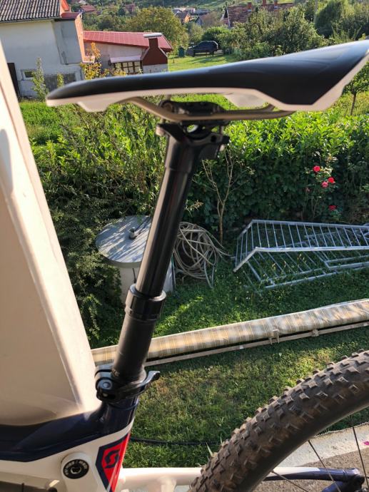 Scott Spark 710, 27.5”::2016 godina::XC::Full suspension::carbon::M