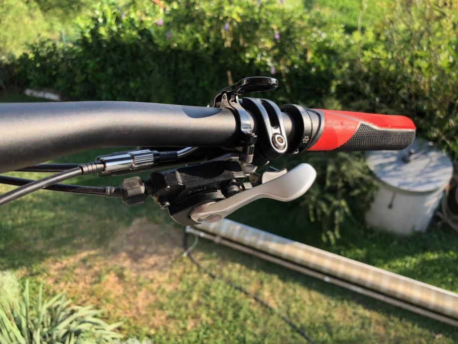 Scott Spark 710, 27.5”::2016 godina::XC::Full suspension::carbon::M