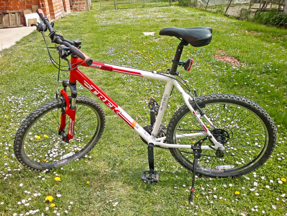 TREK 3700
