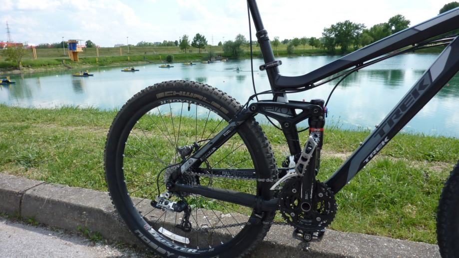 Trek Fuel EX 8 2011 vel. 17,5