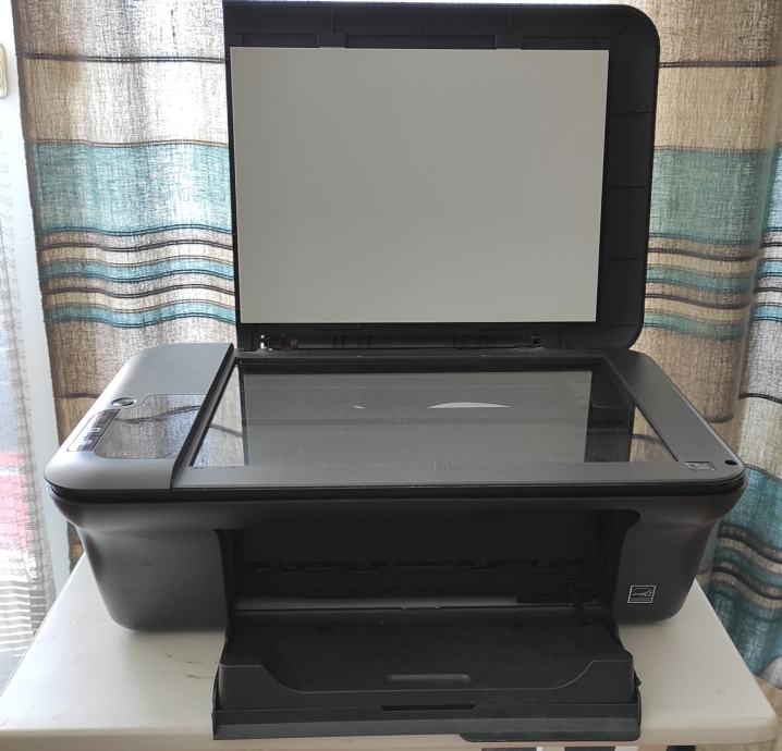 Multifunkcijski hp deskjet 2050 skener printer kopirka