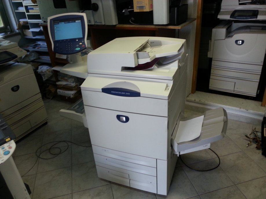 XEROX DC240/250 + FIERY + RAZNA OPREMA - RASPRODAJA!!!
