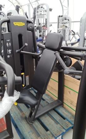 TECHNOGYM SELECTION 700 + LINE SHOULDER PRESS BLACK(NOVA MAŠINA)