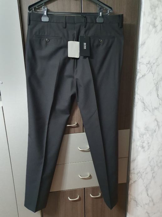Hugo Boss muške hlače od odijela novo i povoljno!