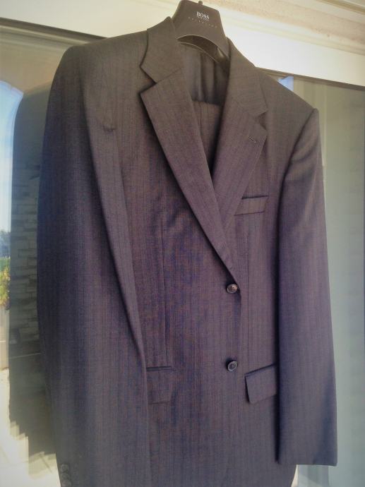 HUGO BOSS odijela (ostalo je samo jedno neprodano, idealno za svadbu)