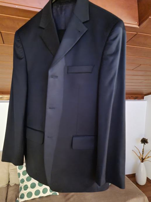 Hugo Boss svecano odijelo