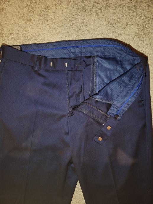 Odjelo za muskarca/djecaka