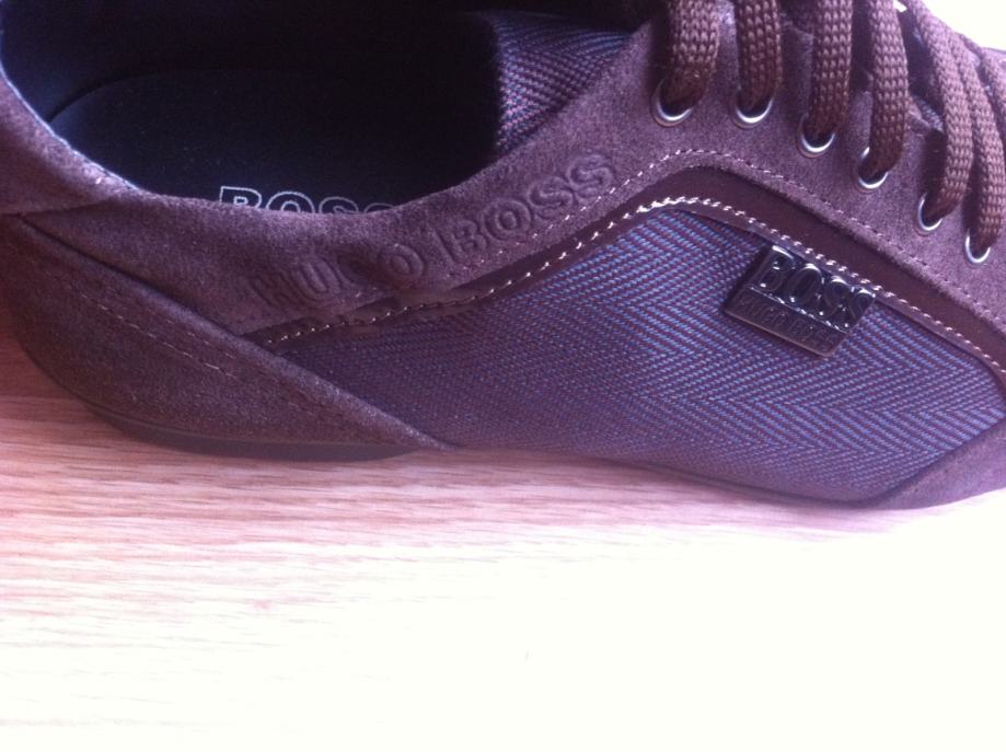 CIPELE HUGO BOSS- NOVE