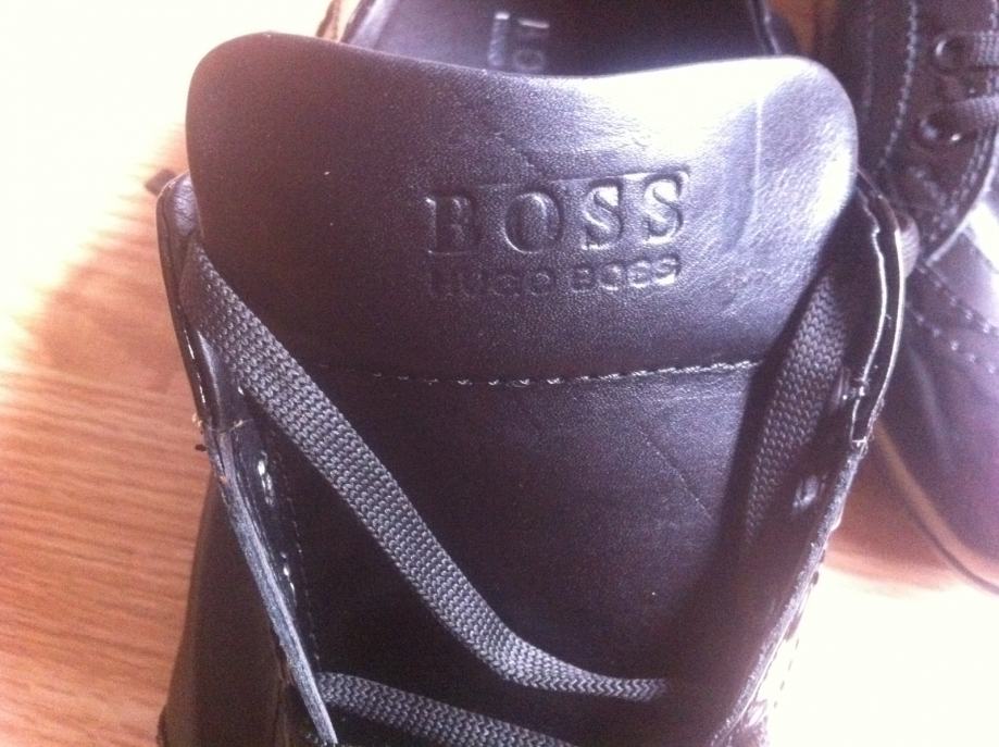 CIPELE HUGO BOSS- NOVE