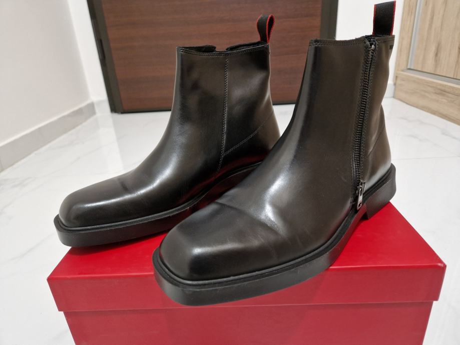 Hugo Boss gležnjaće - nove