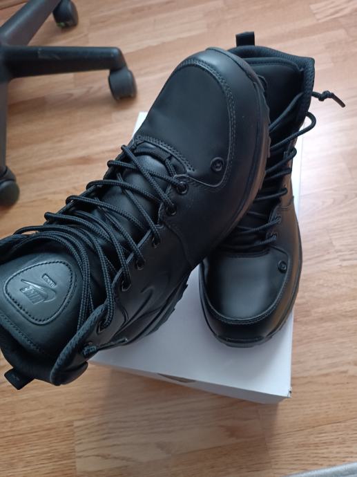 Nike kožne gležnjače br 43